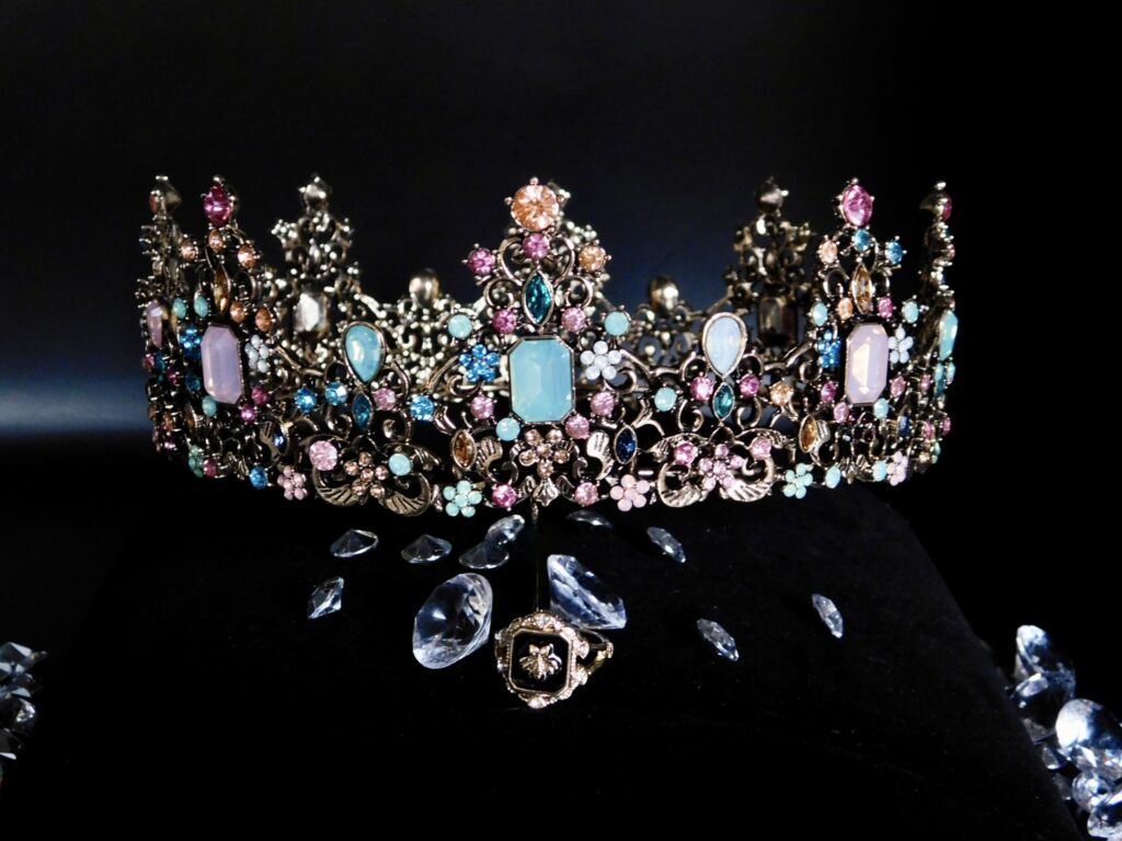 Giselle Full Crown - Queen Bee Crown Company